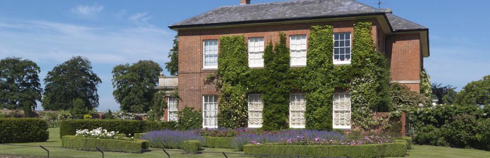 Stoke Albany House | Traditional Garden